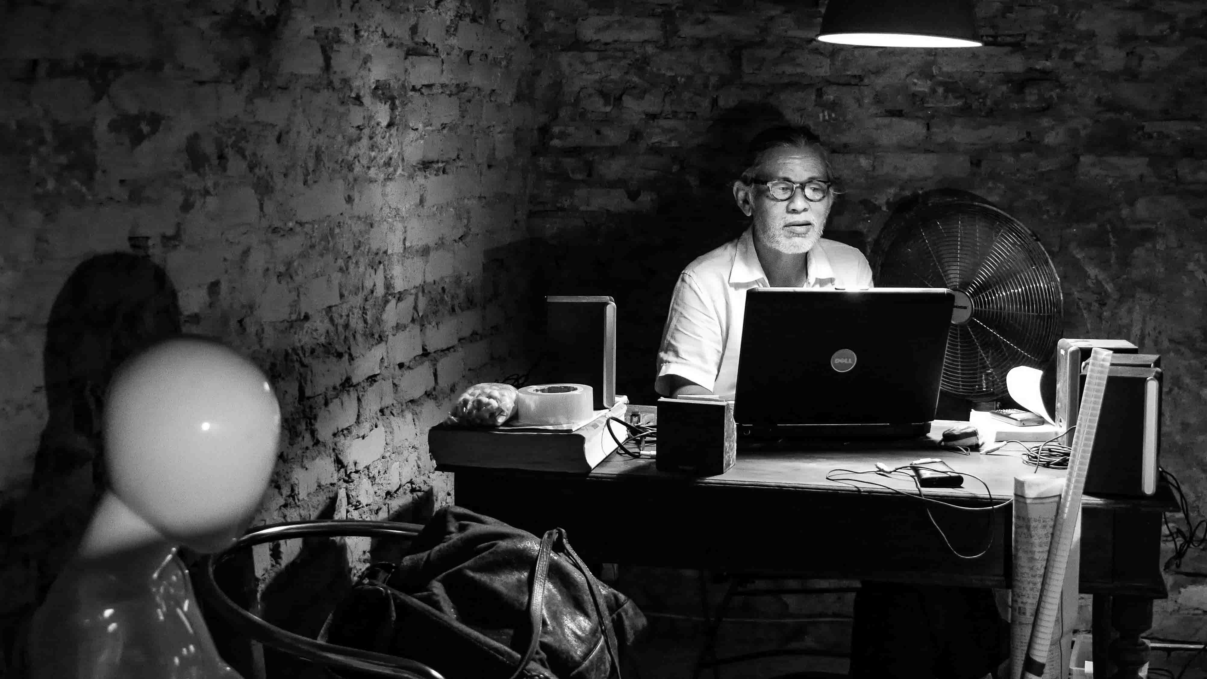 Vietnam loses a storyteller - RIP Nguyen Qui Duc - Rusty Compass travel ...