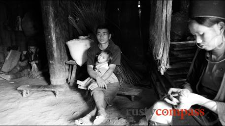 A Hmong family in Sapa close up - Rusty Compass travel photo gallery